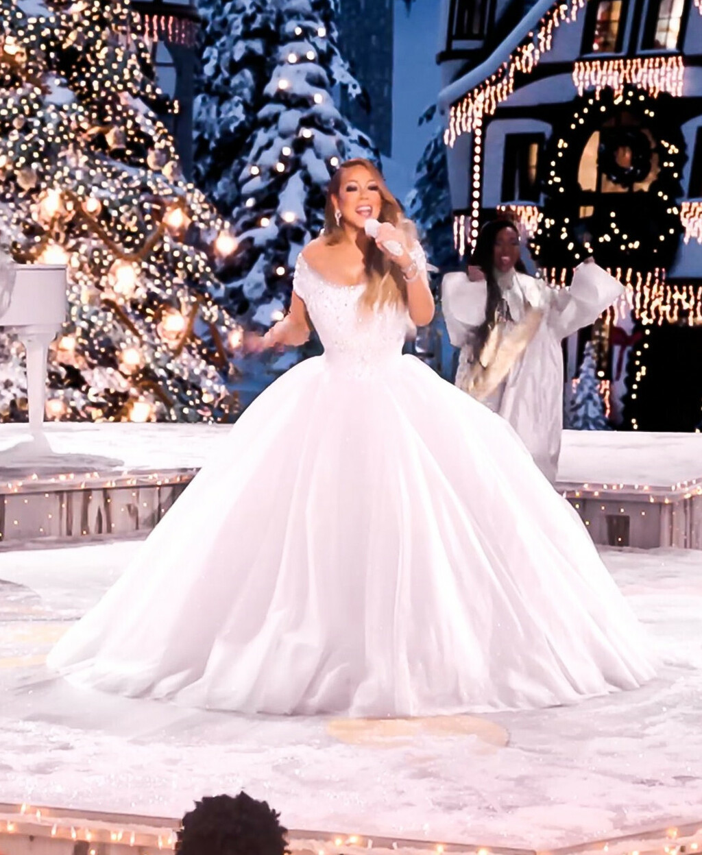10 modnih izdanja koja dokazuju da je Mariah Carey istinska kraljica Božića