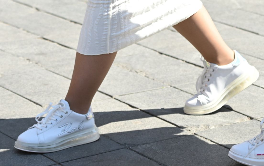 Crnka iz centra Zagreba: Izdanje u pripijenoj haljini kojem bi visoke ...