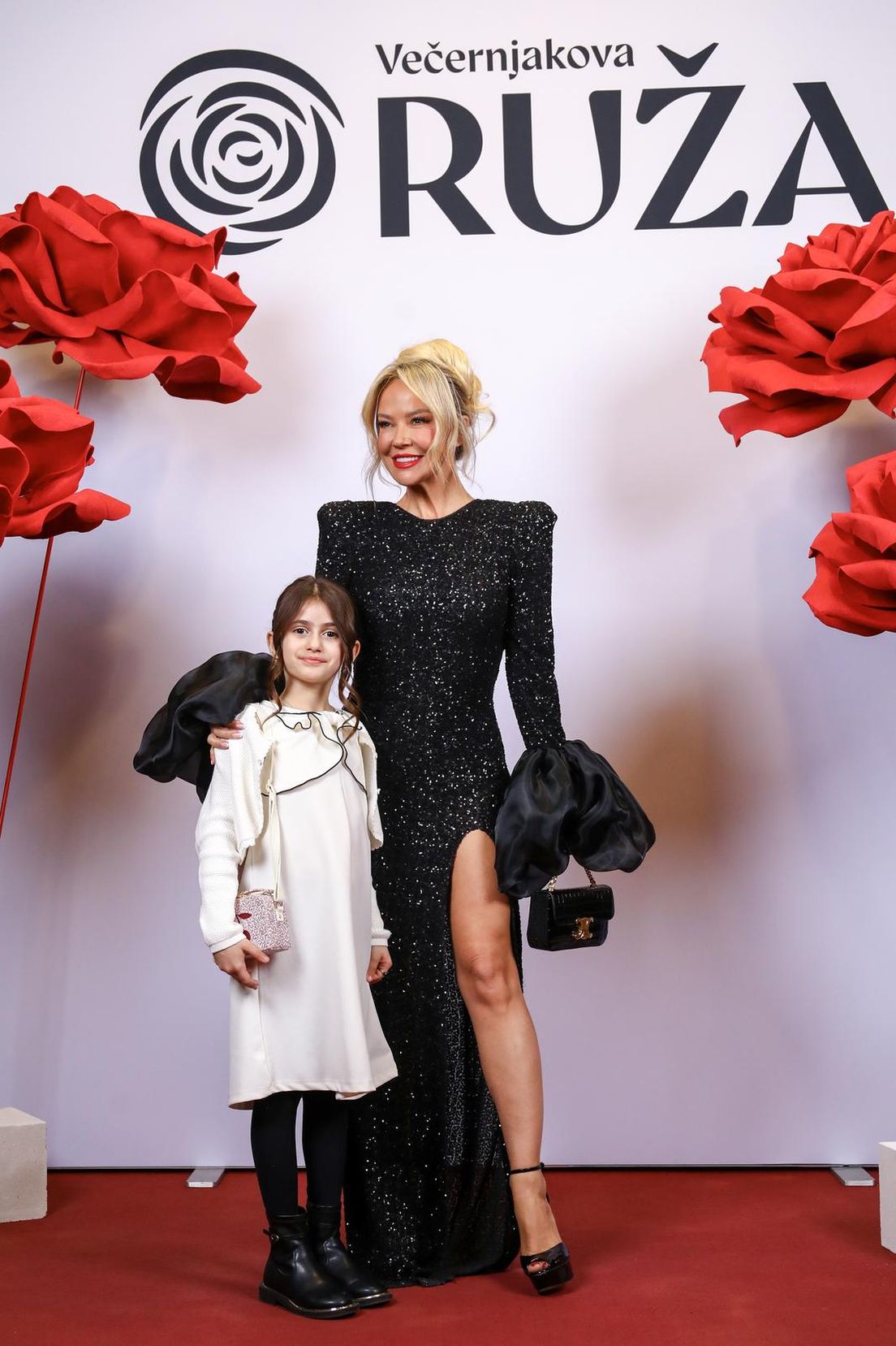 Ma što je sad ovo?! Ovakav video od Maje Šuput definitivno nismo očekivali!