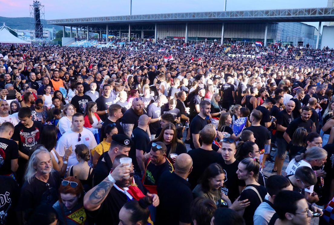 Pogledajte nezaboravne prizore s Thompsonovog koncerta u Dugopolju ...