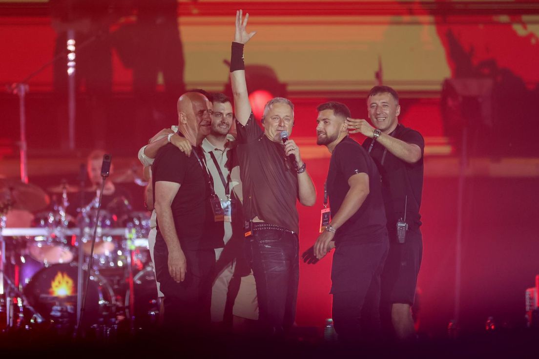 Pripreme u punom jeku! Evo kako izgleda pozornica uoči Thompsonovog koncerta u Sinju