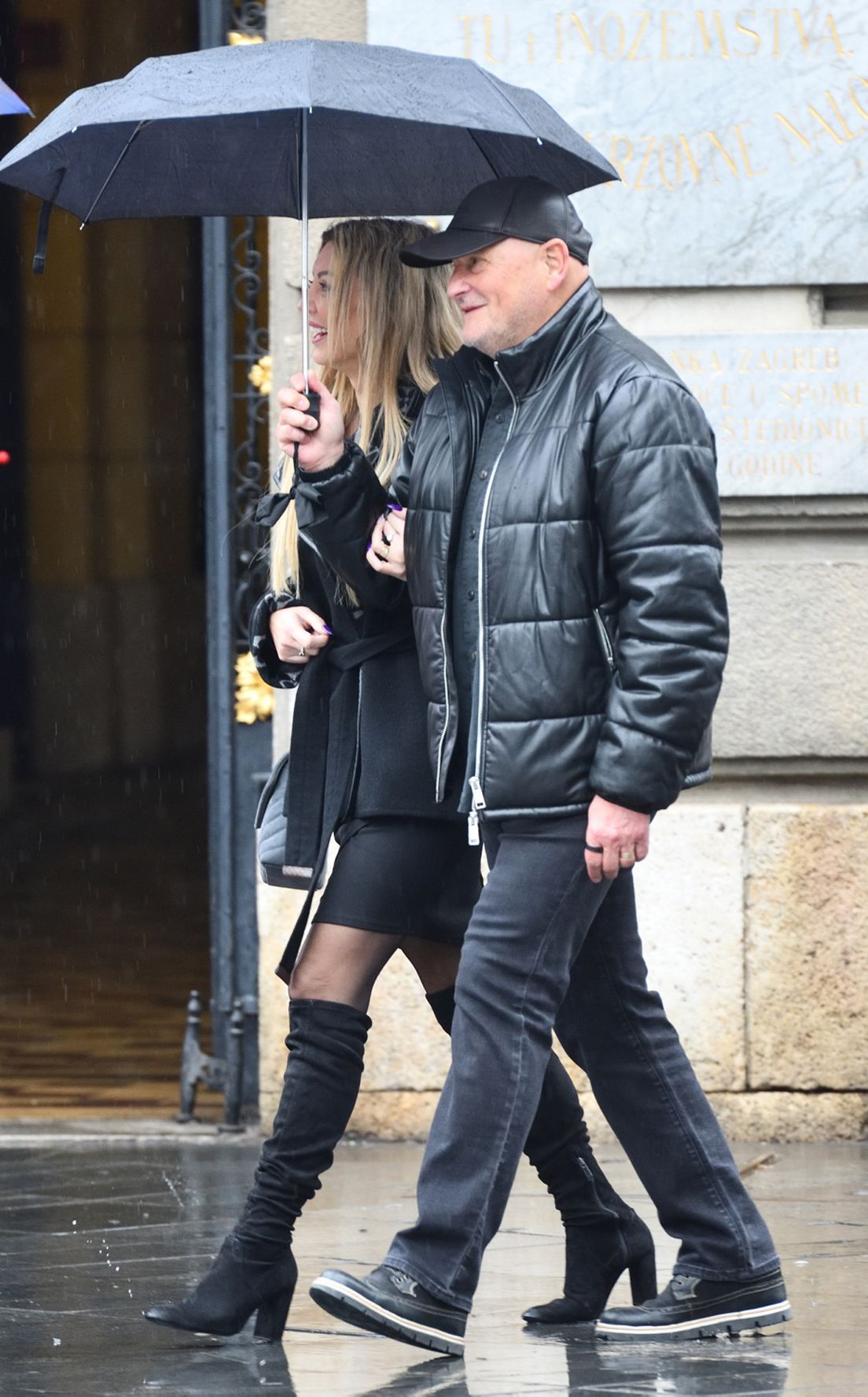 Zlatko i Blanka Mateša uhvaćeni u razmjenjivanju romantičnih pogleda ...