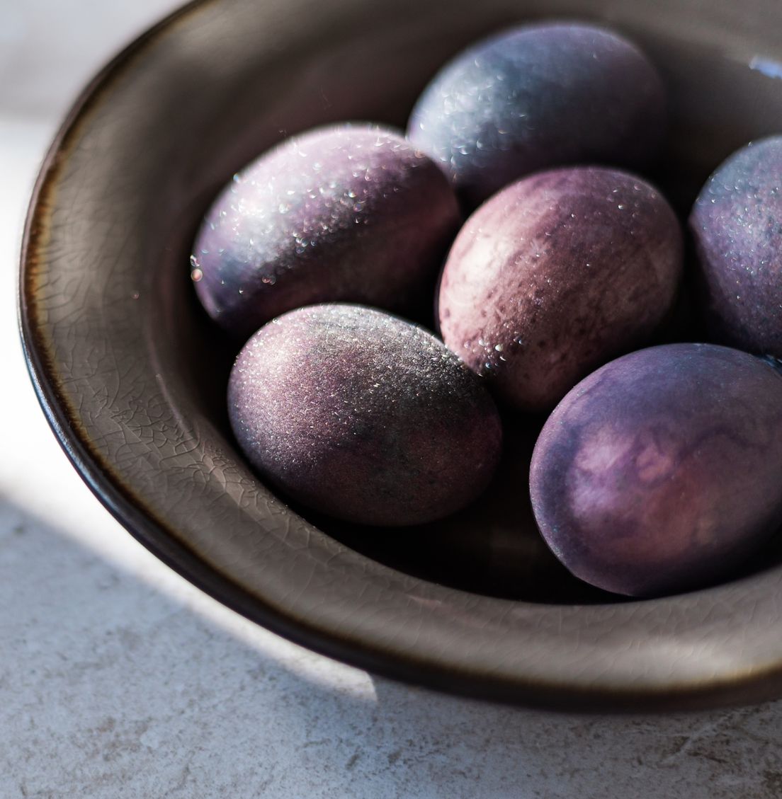 Pisanice s karakterom: Obojite jaja u vinu i uživajte u svjetlucavom ...