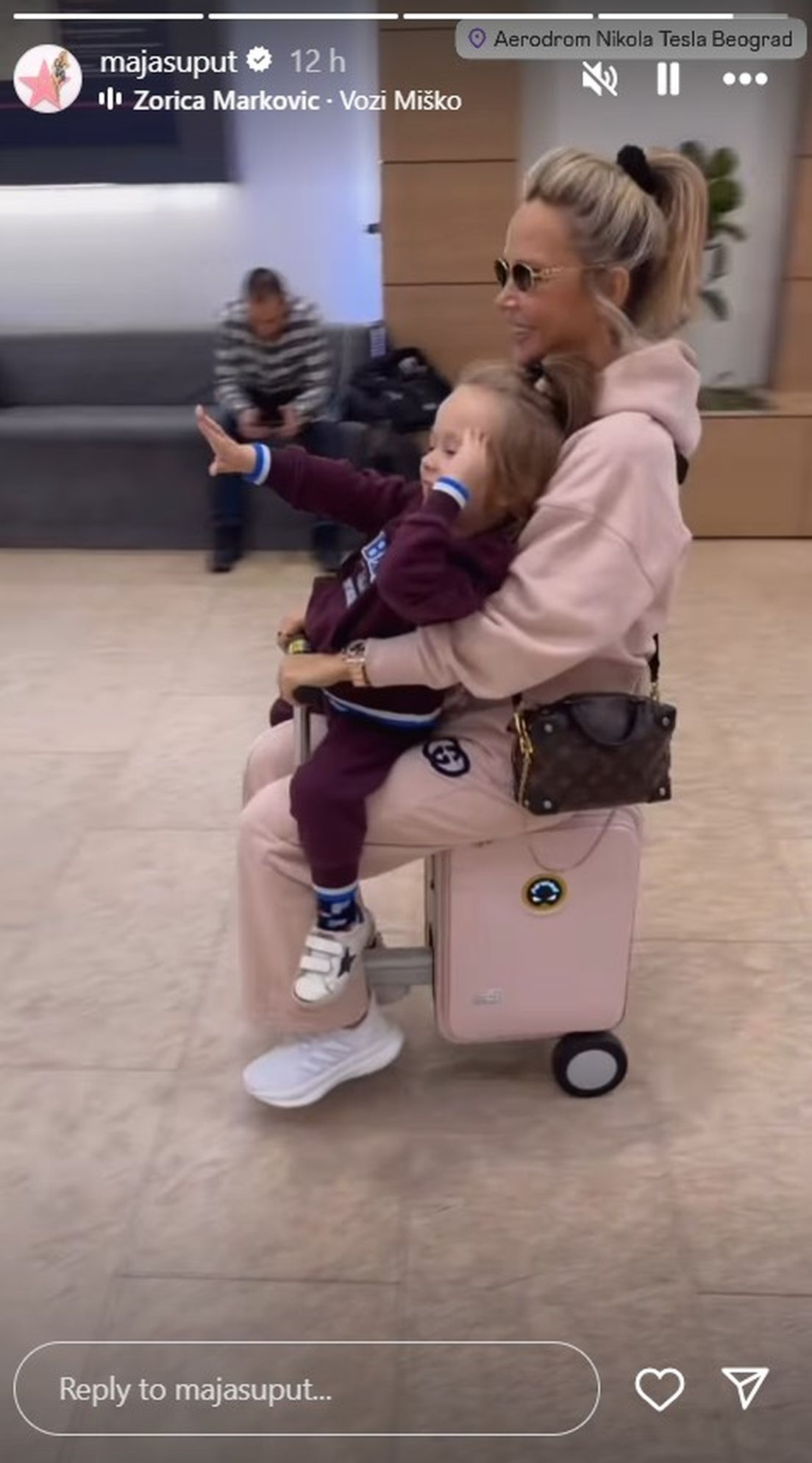 Gola leđa na haljini Maje Šuput pun su pogodak, a tek ćete se ...