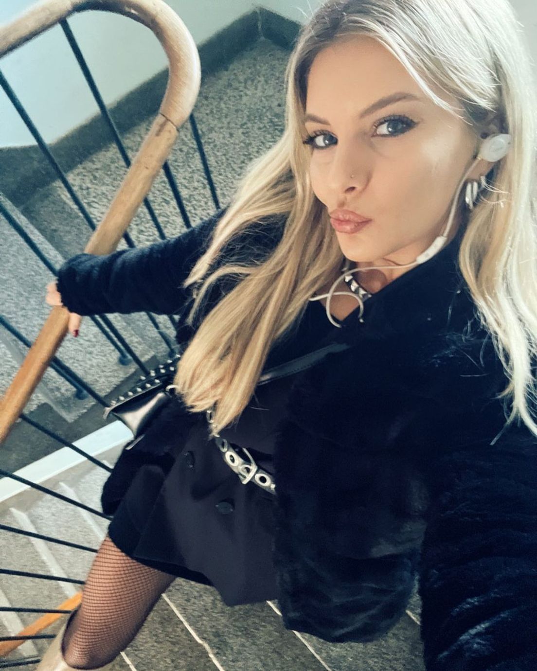 Pogledajte zašto prezgodnu sestru naše poznate glumice na Instagramu ...