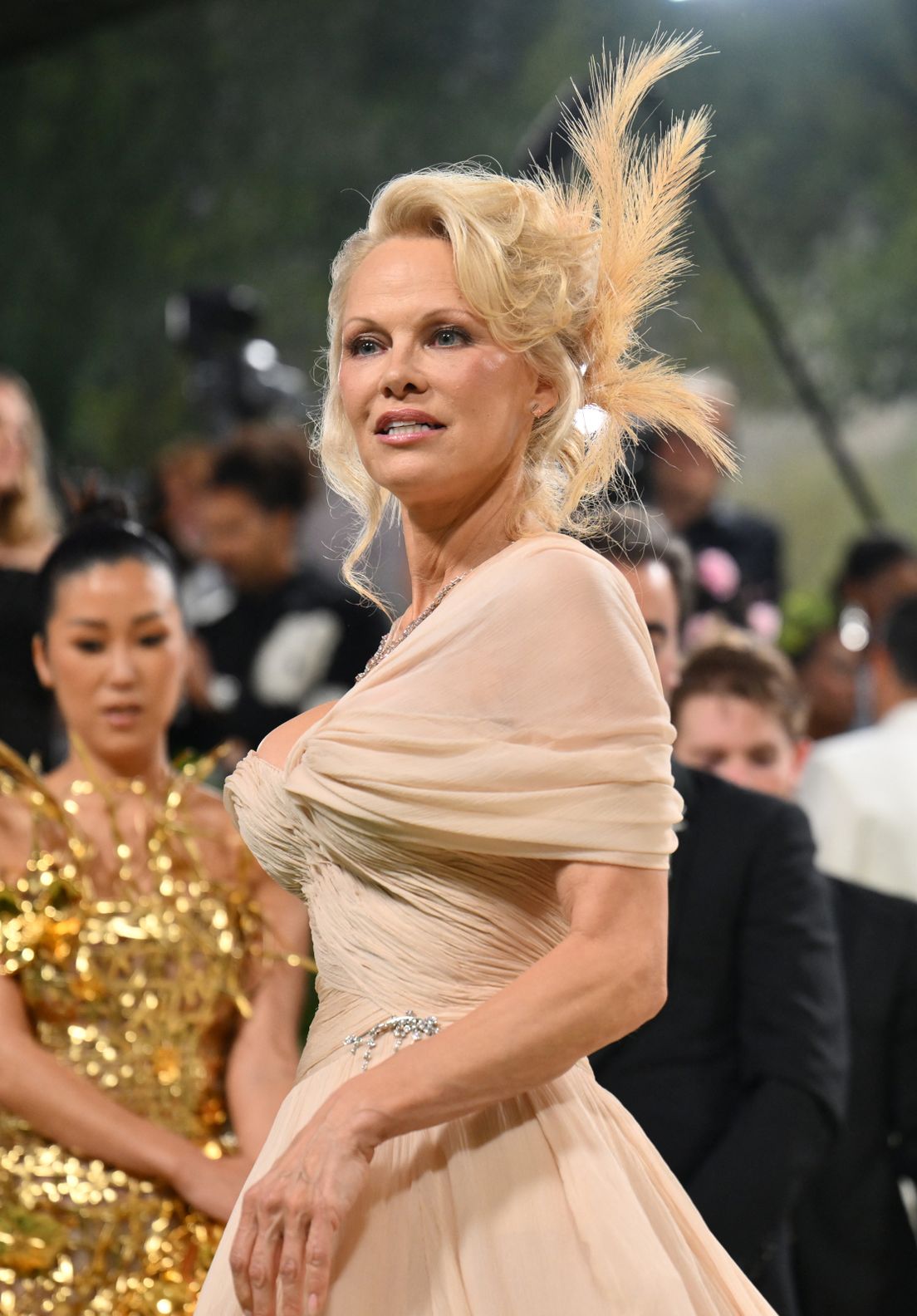 Pamela Anderson: Baš savršena haljina za prvo pojavljivanje na Met Gali