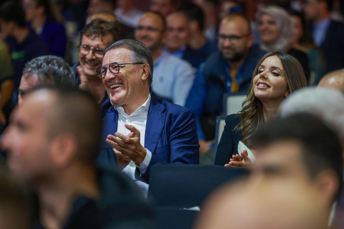 ZDRAVKO MAMIĆ SNIMLJEN U SARAJEVU: Prvi put u javnosti sa 27 godina ...