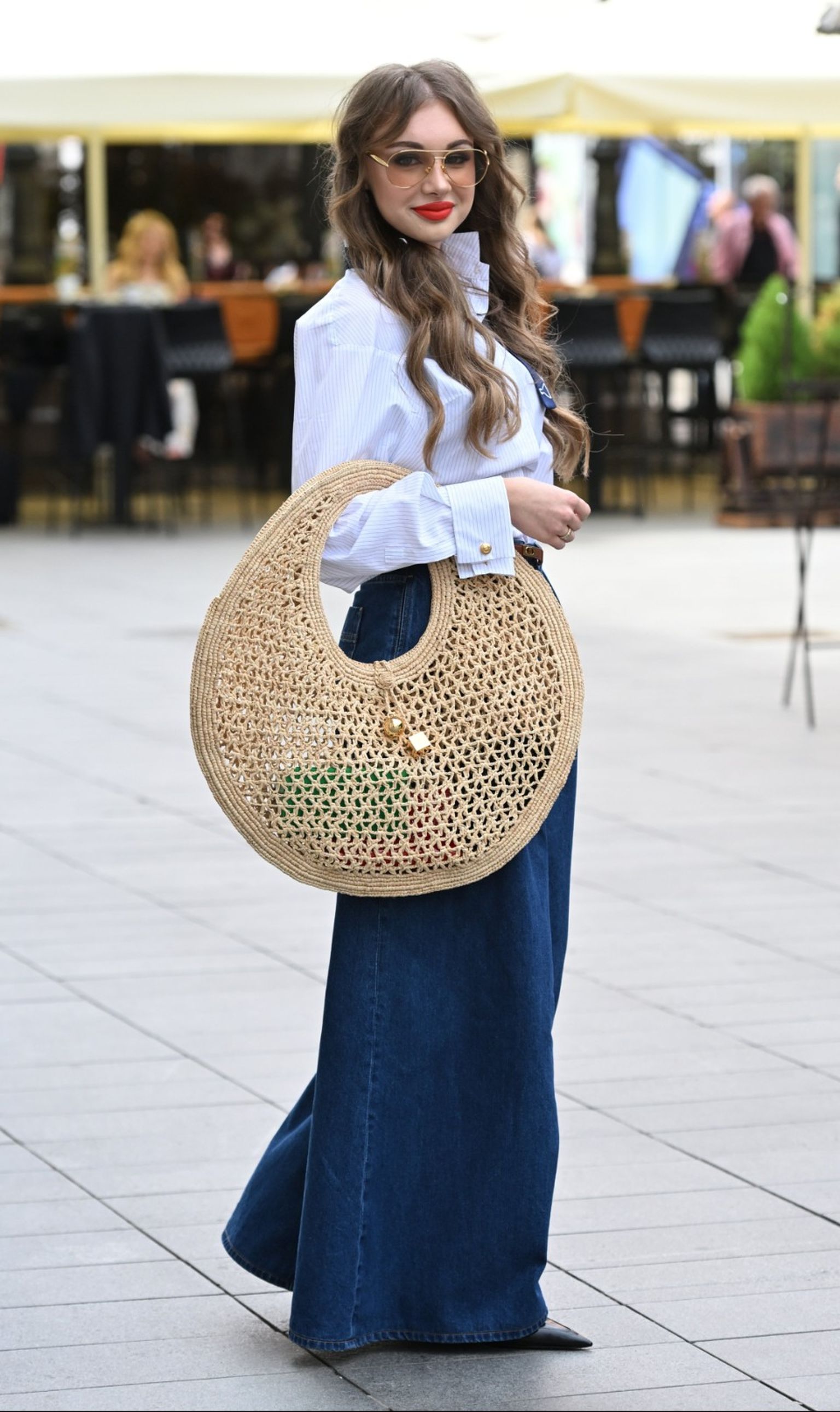 Atraktivna brineta iz centra Zagreba nosi lažnu suknju i vrtoglave štikle, ali najviše pažnje ...