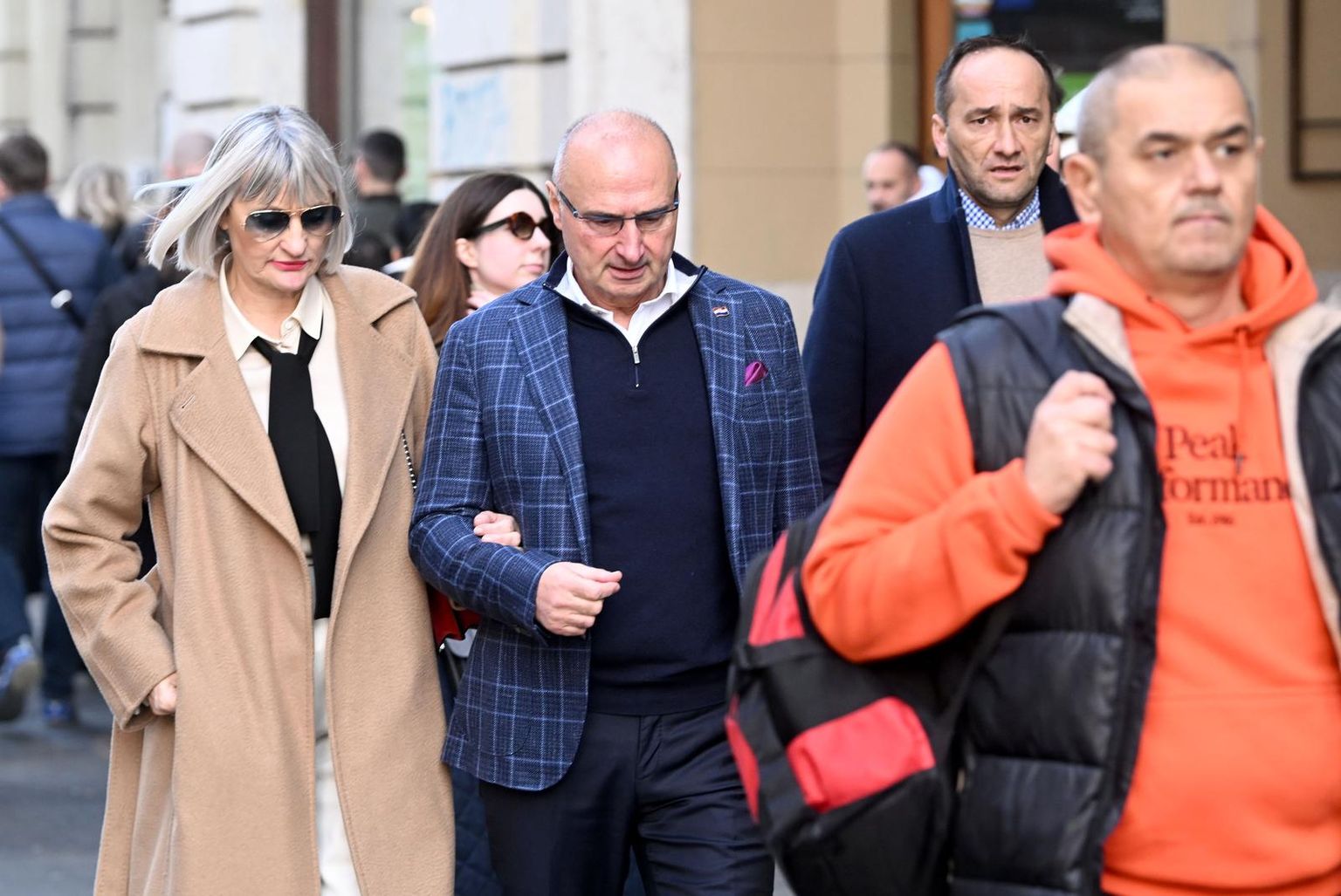 Ministar Grlić Radman pod ruku je u šetnji špicom vodio suprugu, o ...