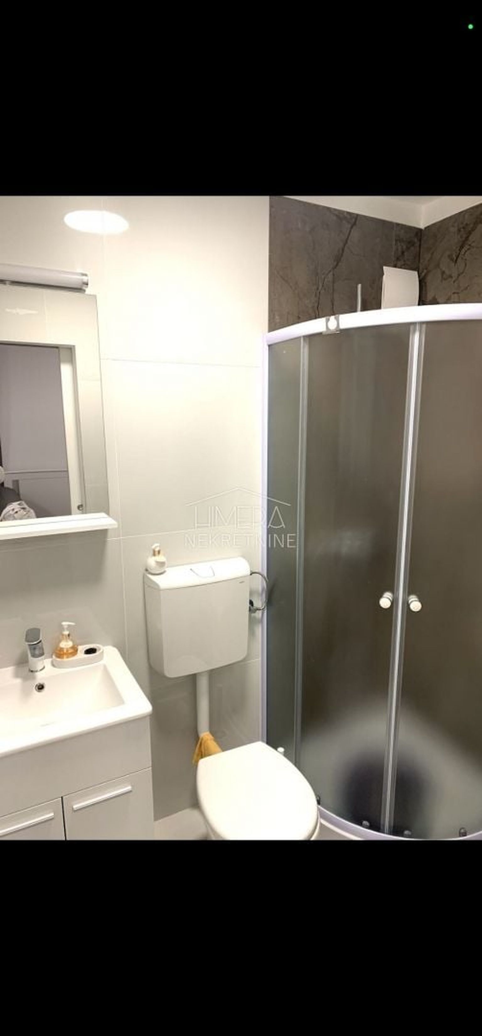 Na atraktivnoj lokaciji u Zagrebu prodaje se moderna garsonijera