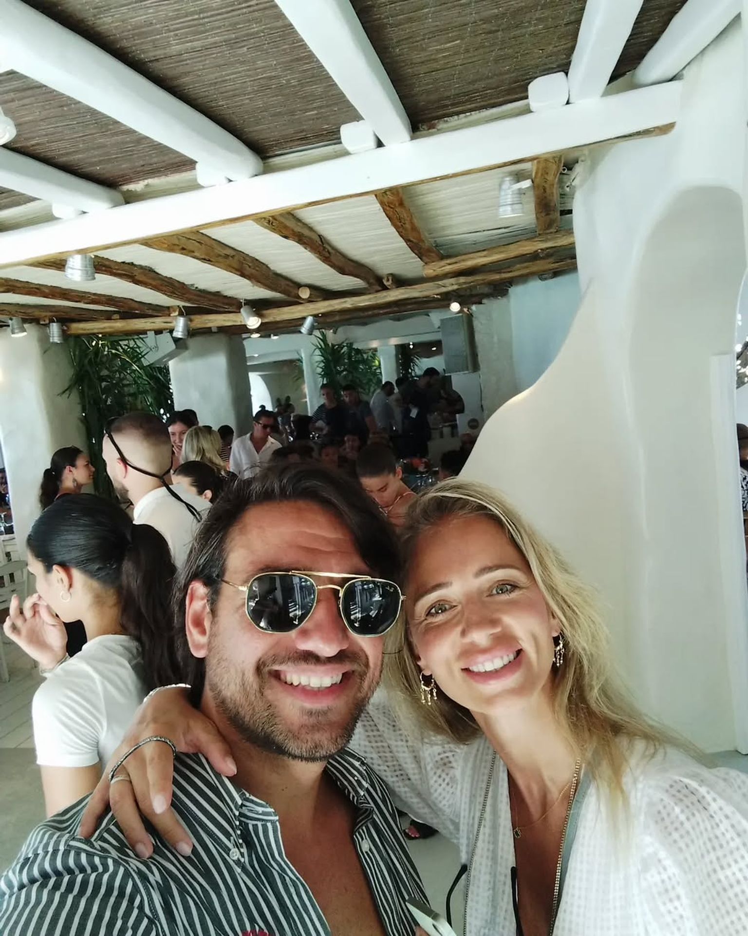 Supruga markantnog pjevača koji s Thompsonom ima hit pokazala što on ...