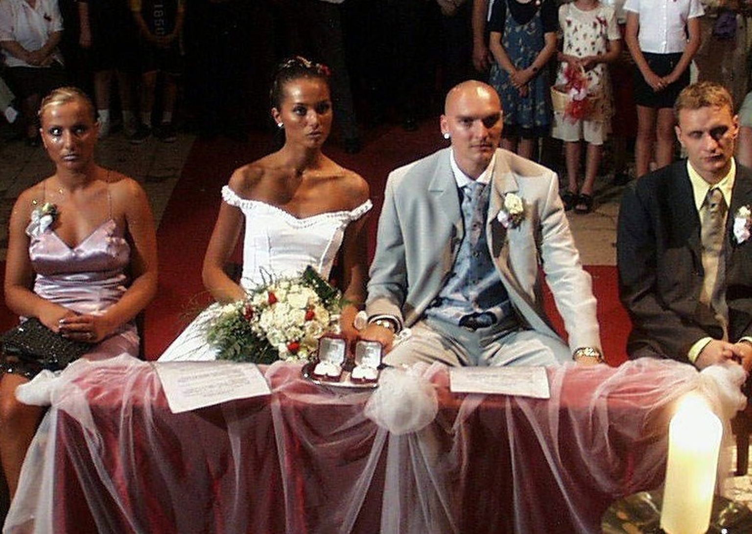 Fani Čapalija udala se u odvažnoj vjenčanici, a model senzualnog kroja ...