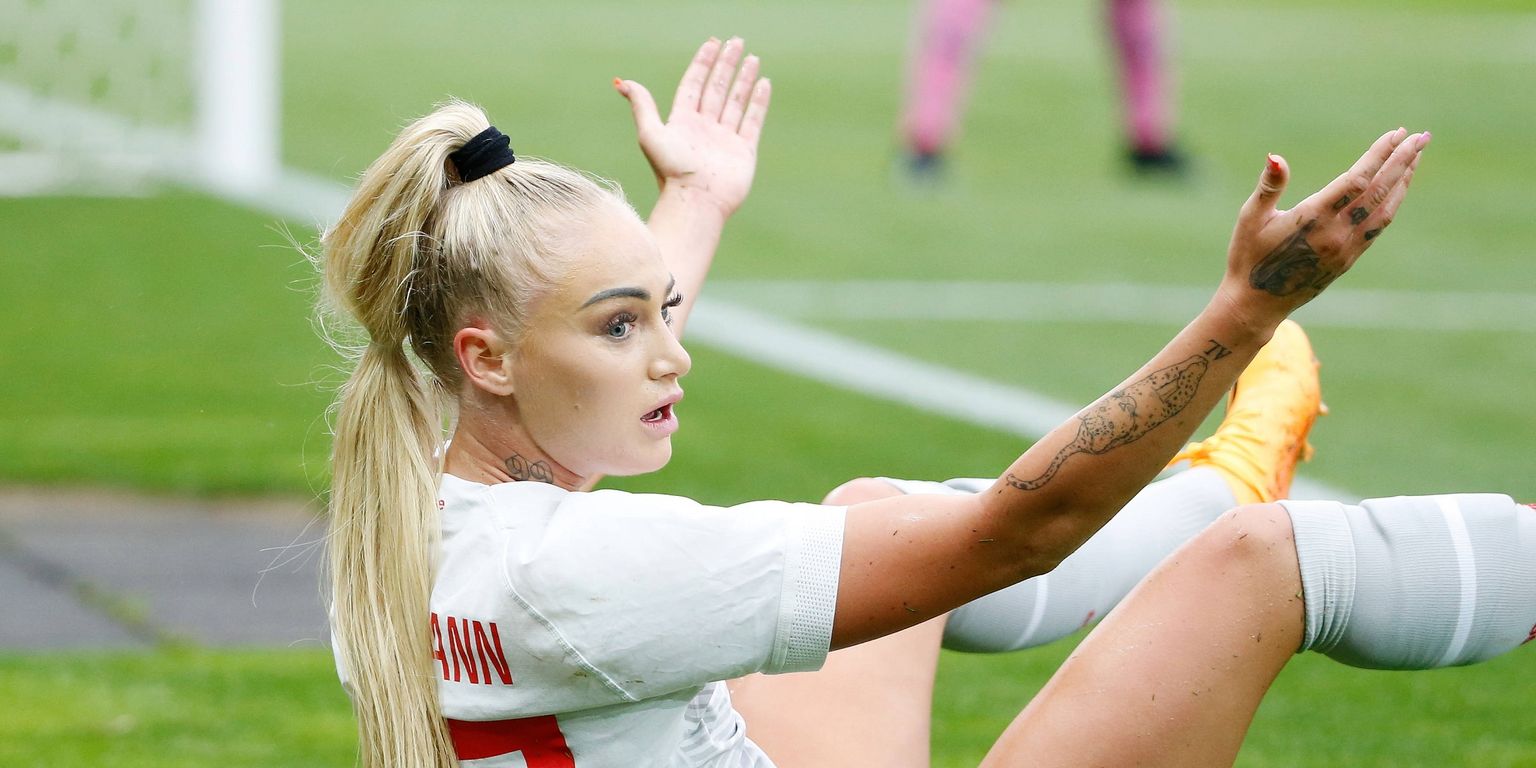 FOTO Najljepša nogometašica na svijetu izazvala pomamu navijača kada je ...