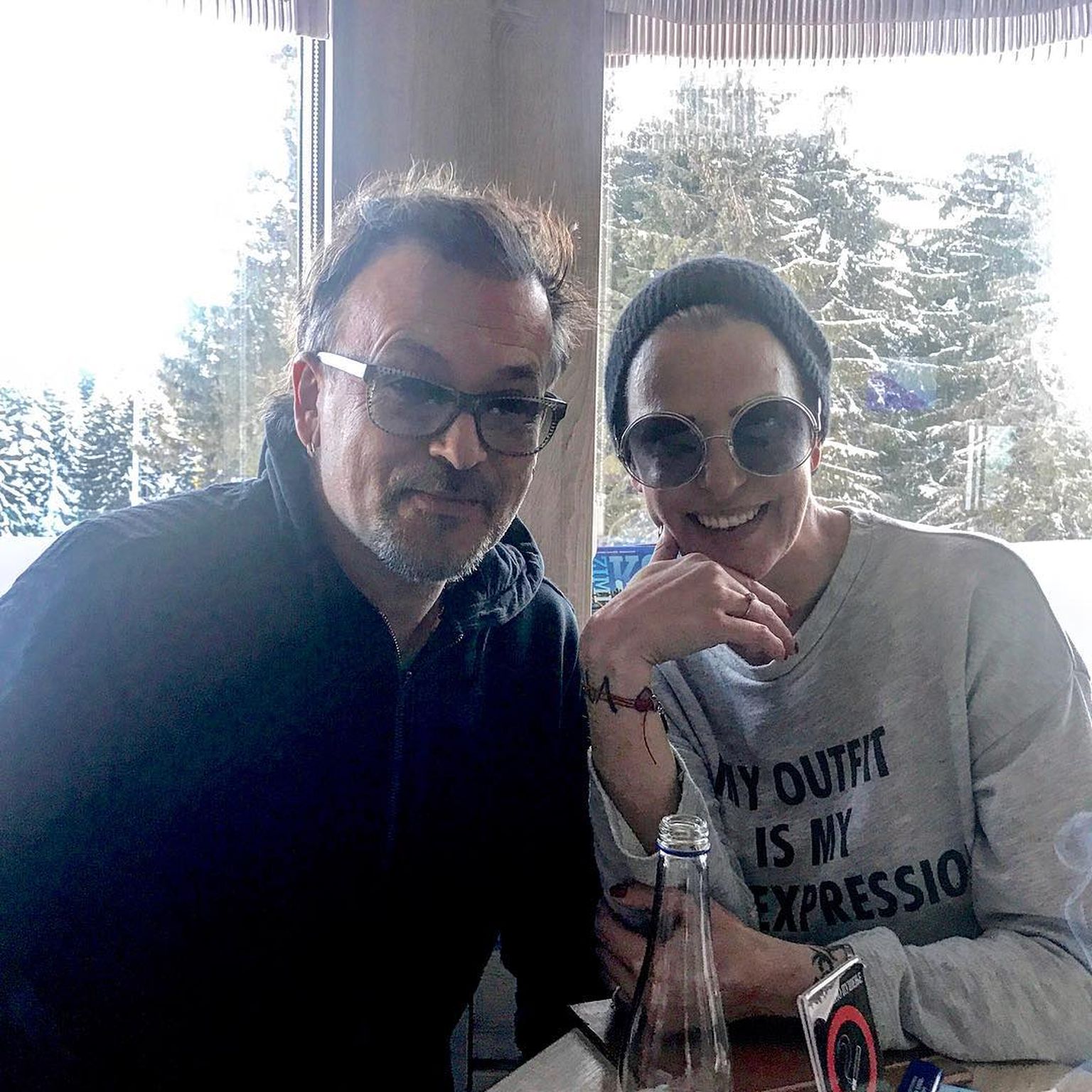 Pogledajte kako izgleda samozatajna Gibonnijeva supruga, upoznali su se ...