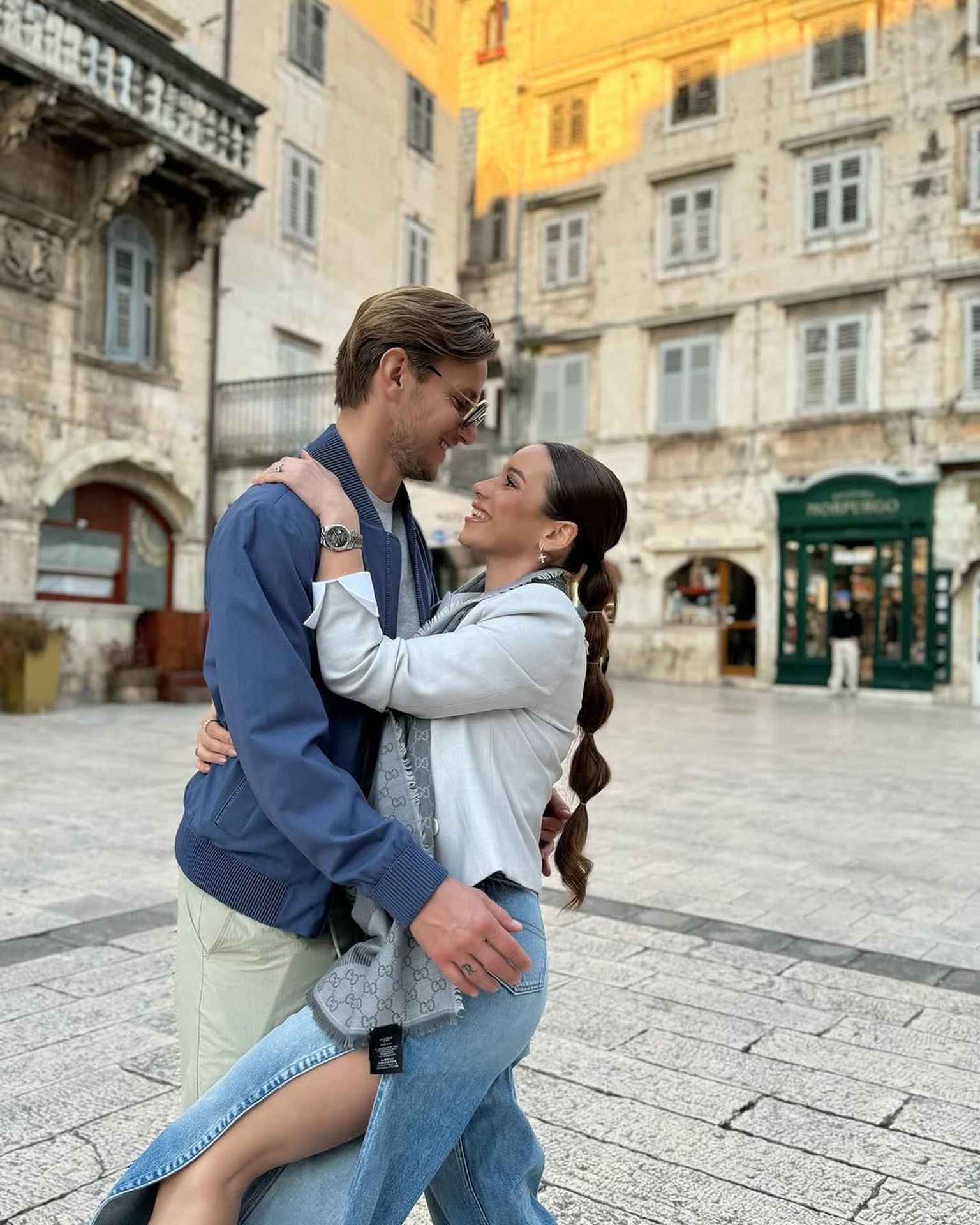 Zbog ovih prizora Rakitićevu Raquel prozvali pravom Splićankom, još ...