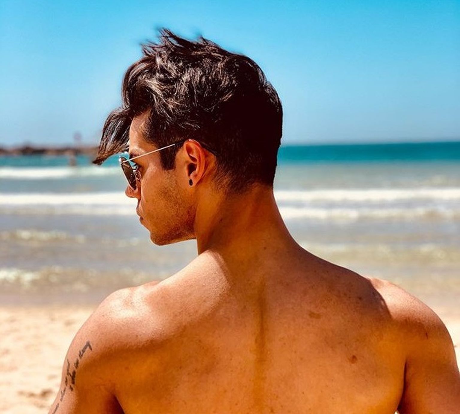 Hrvatski plesači pokazali gola, isklesana tijela na plaži u Tel Avivu uoči nastupa na Eurosongu