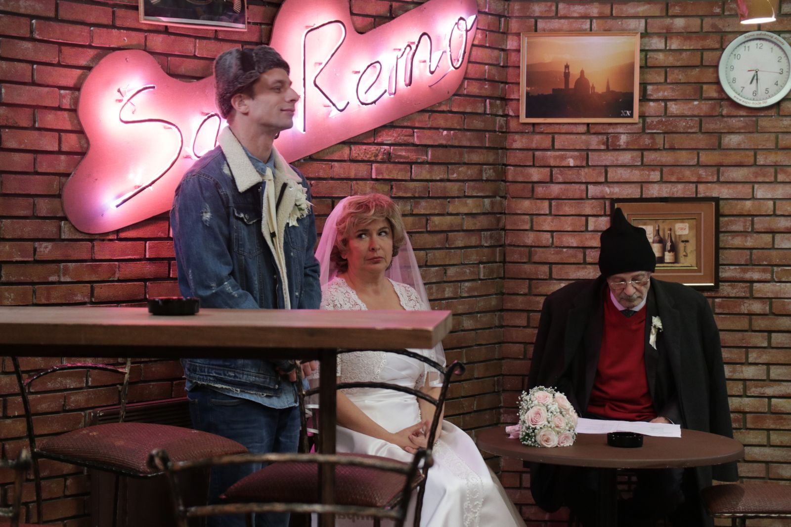 Lud, zbunjen, normalan, 15. rujna