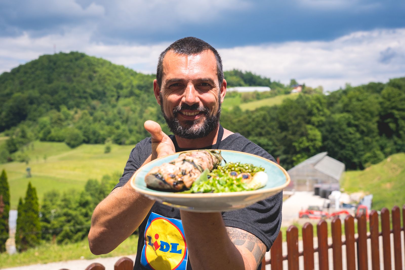 Recept Davida Skoke za svinjski lungić omotan u ''herbarij'' uz prilog ...