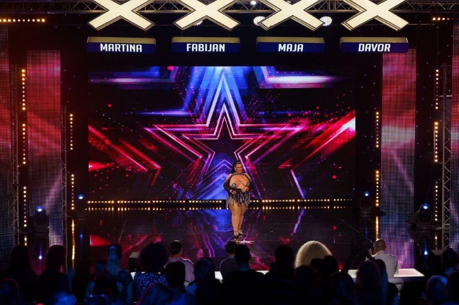 Fabijan je zinuo čim je ugledao velike grudi, a zbog onoga što je ...