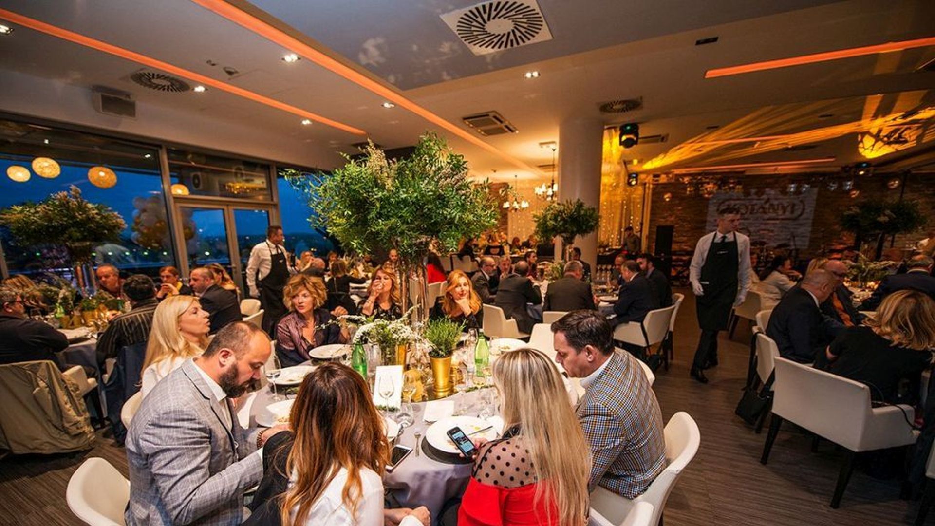 Sudžukice i ćevapi: Bosanski "desert" koji je oduševio goste gala večere