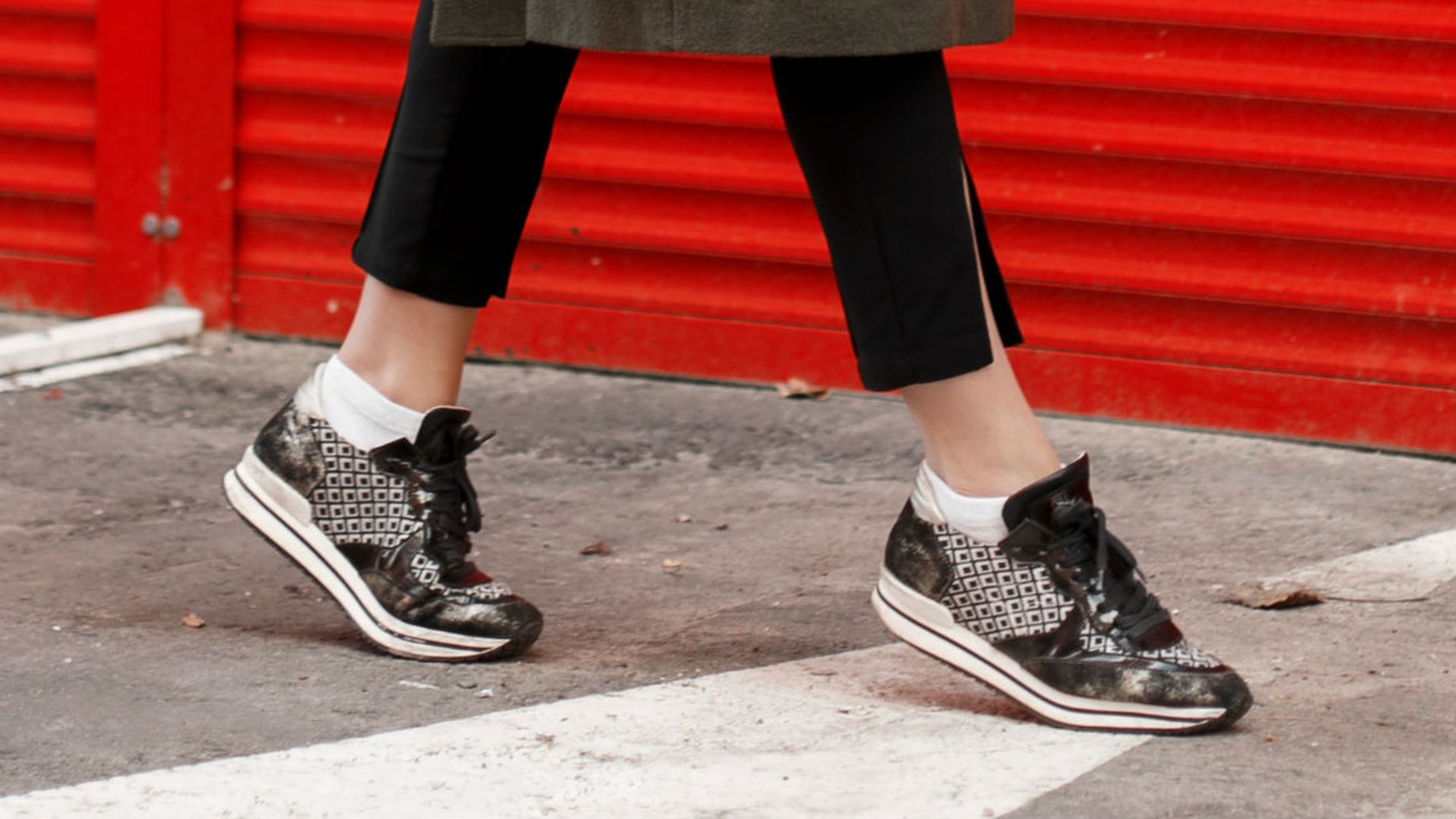 12 crnih tenisica iz novih kolekcija koje ćete željeti iznositi