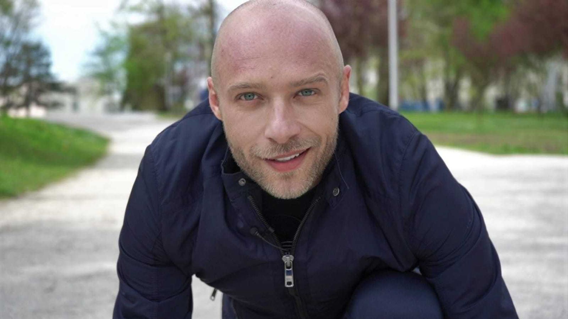 Nekada mršav i sitan, a danas isklesani Mario Roth pokazao mišiće i ...