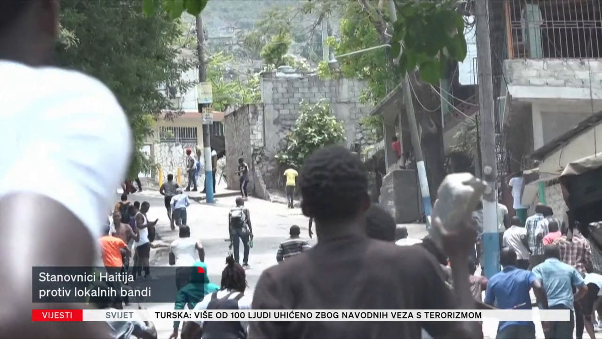 Stanovnici Haitija protiv lokalnih bandi