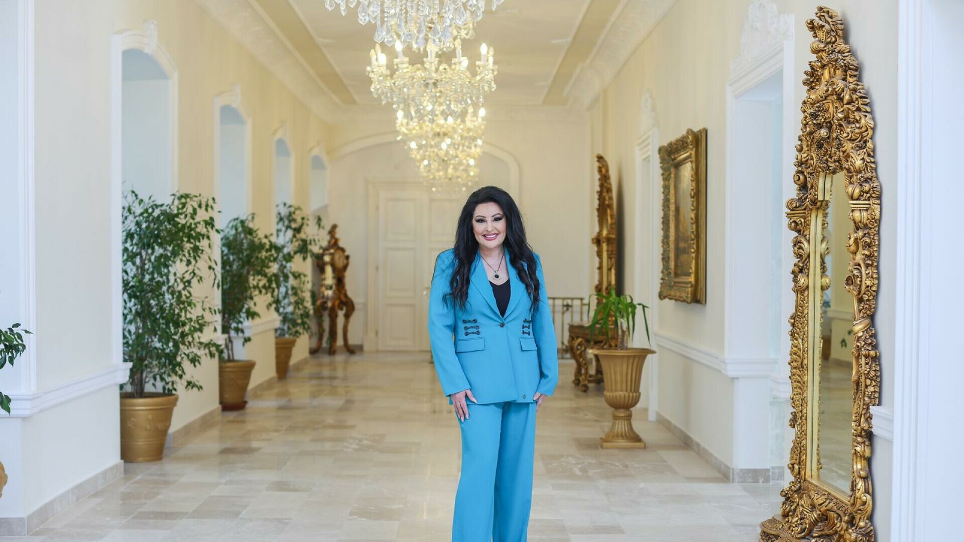 Dragana Mirković ponosno pokazala unutrašnjost dvorca u kojem živi ...