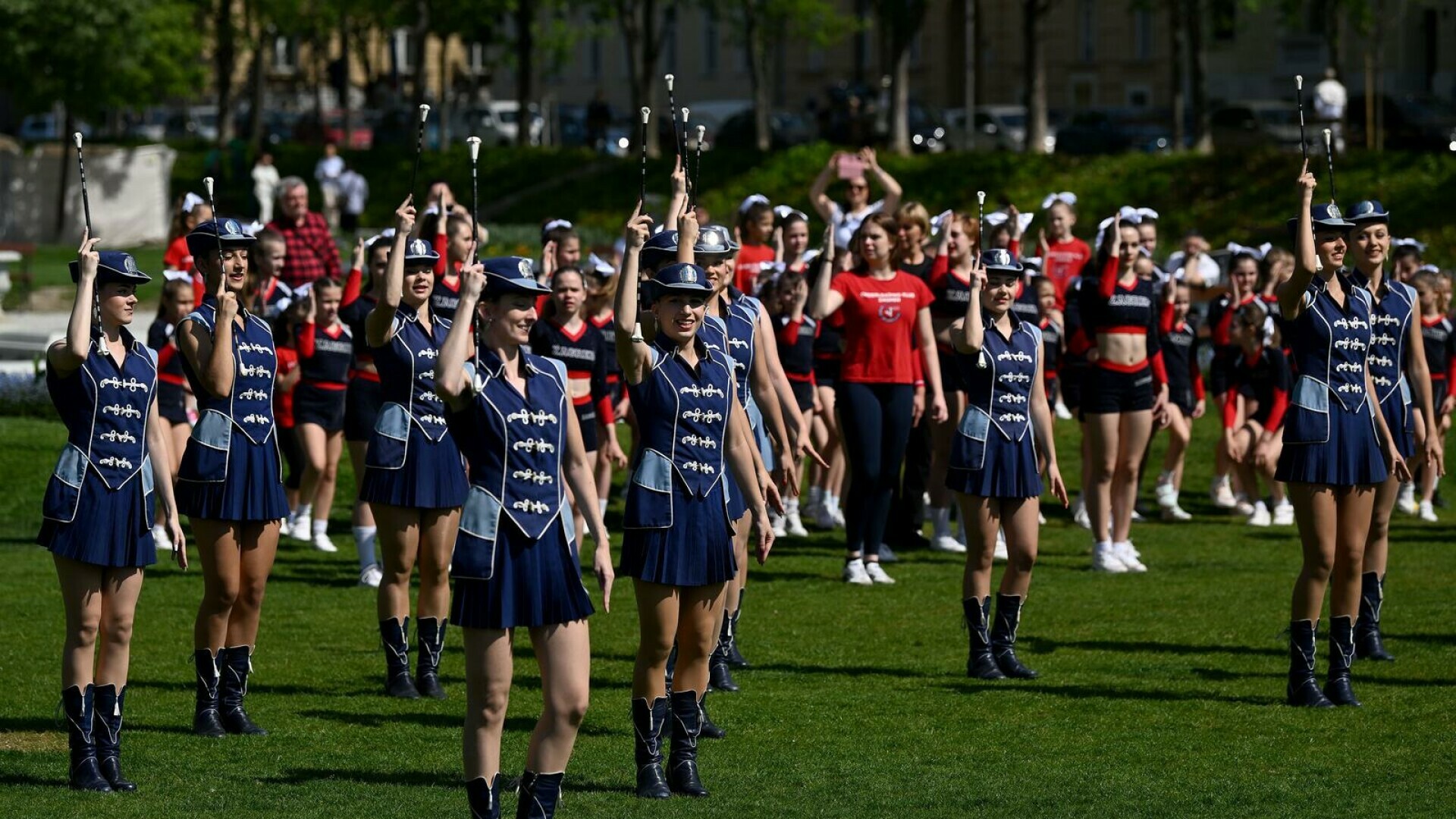 Pogledajte spektakularne prizore sa snimanja plesa "Rim Tim Tagi Dim" u ...