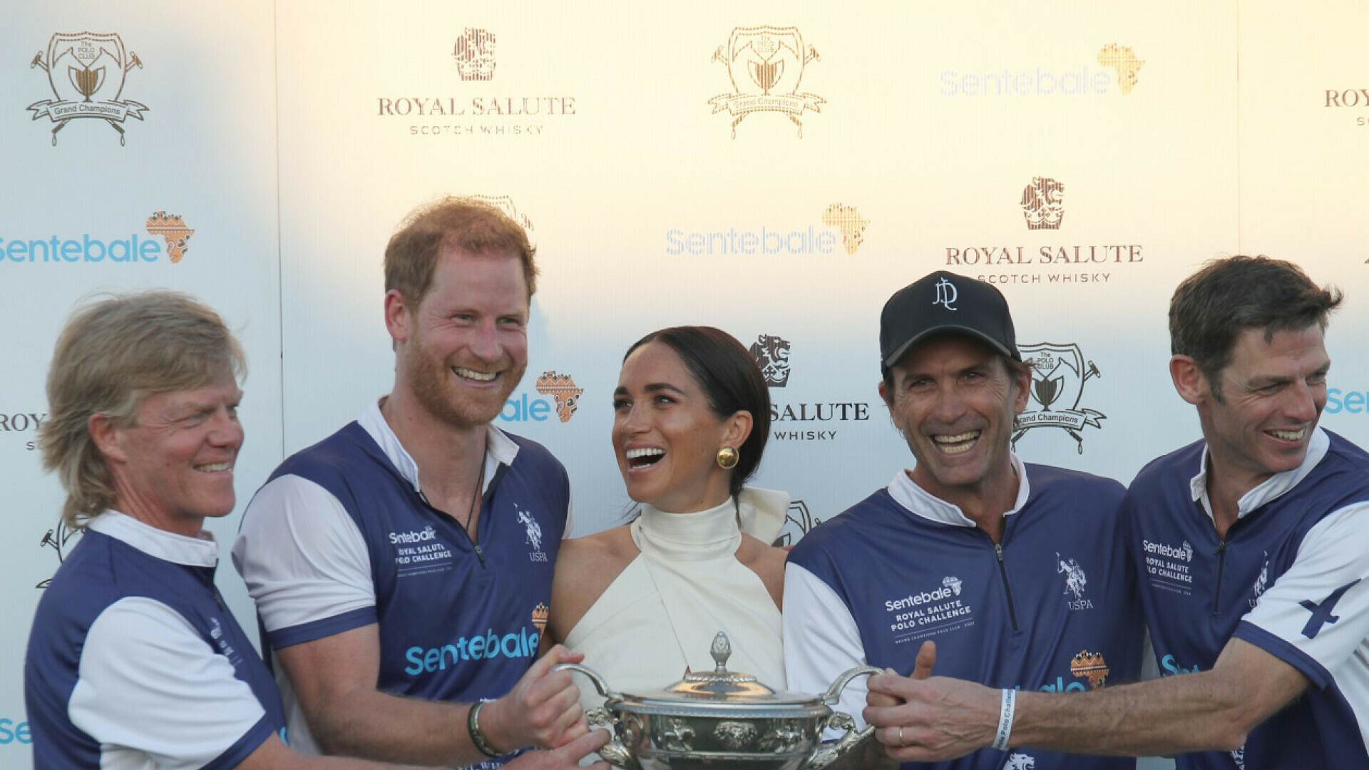 Meghan Markle: Savršena bijela haljina i najženstvenije štikle za ...