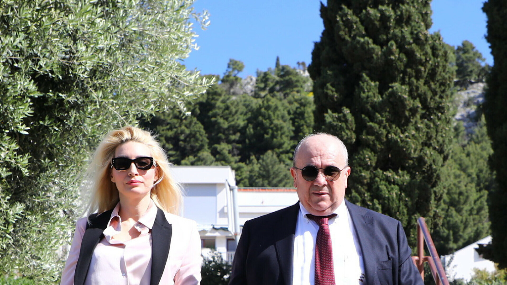 Svi pričaju o skupim dizajnerskim krpicama Fani Kerum, a sve će vam ...