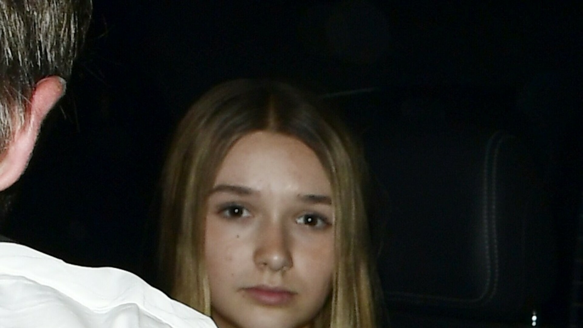 Beckham iznio Victoriju na leđima s proslave njezinog 50. rođendana ...