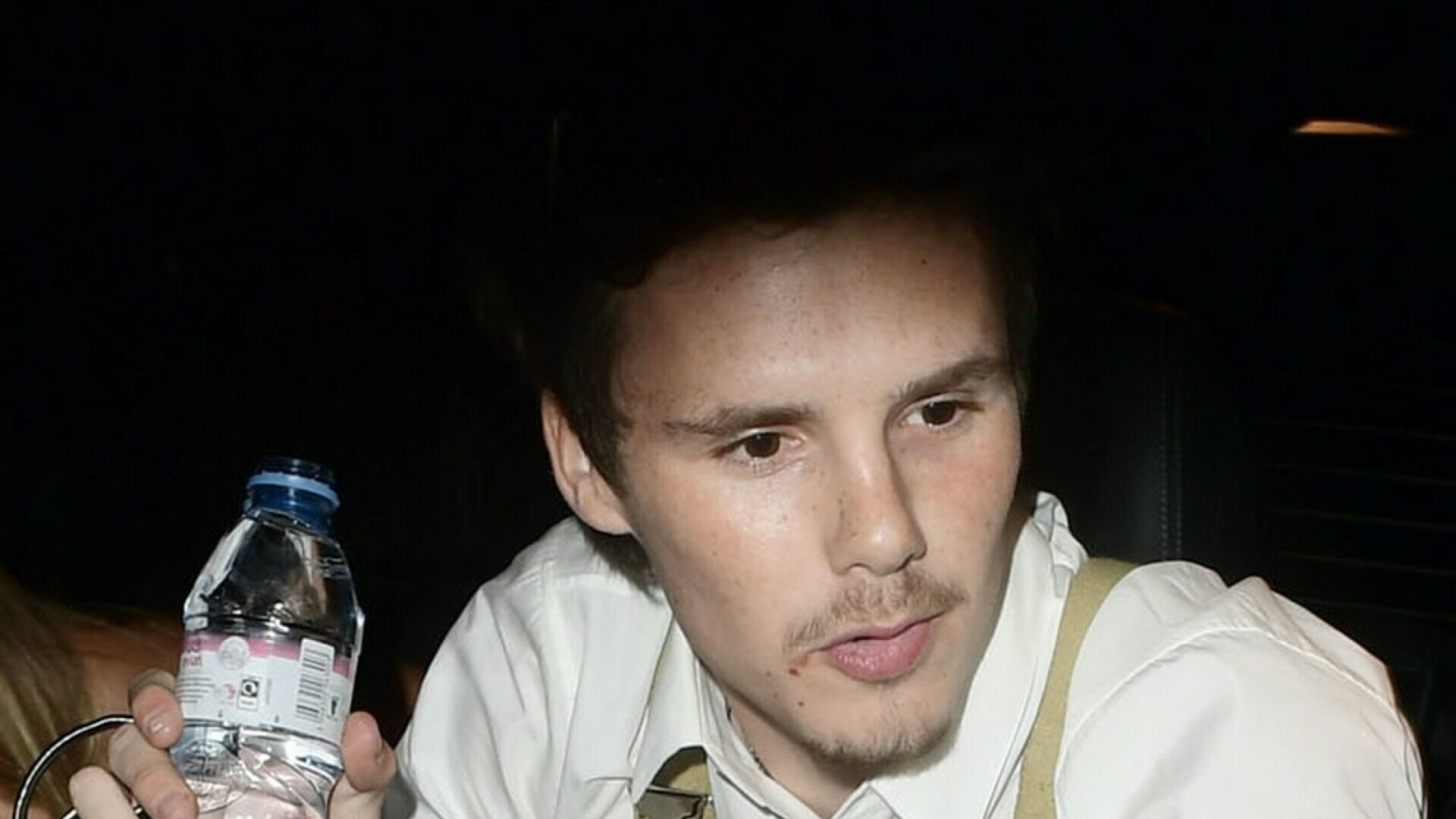 Beckham iznio Victoriju na leđima s proslave njezinog 50. rođendana ...