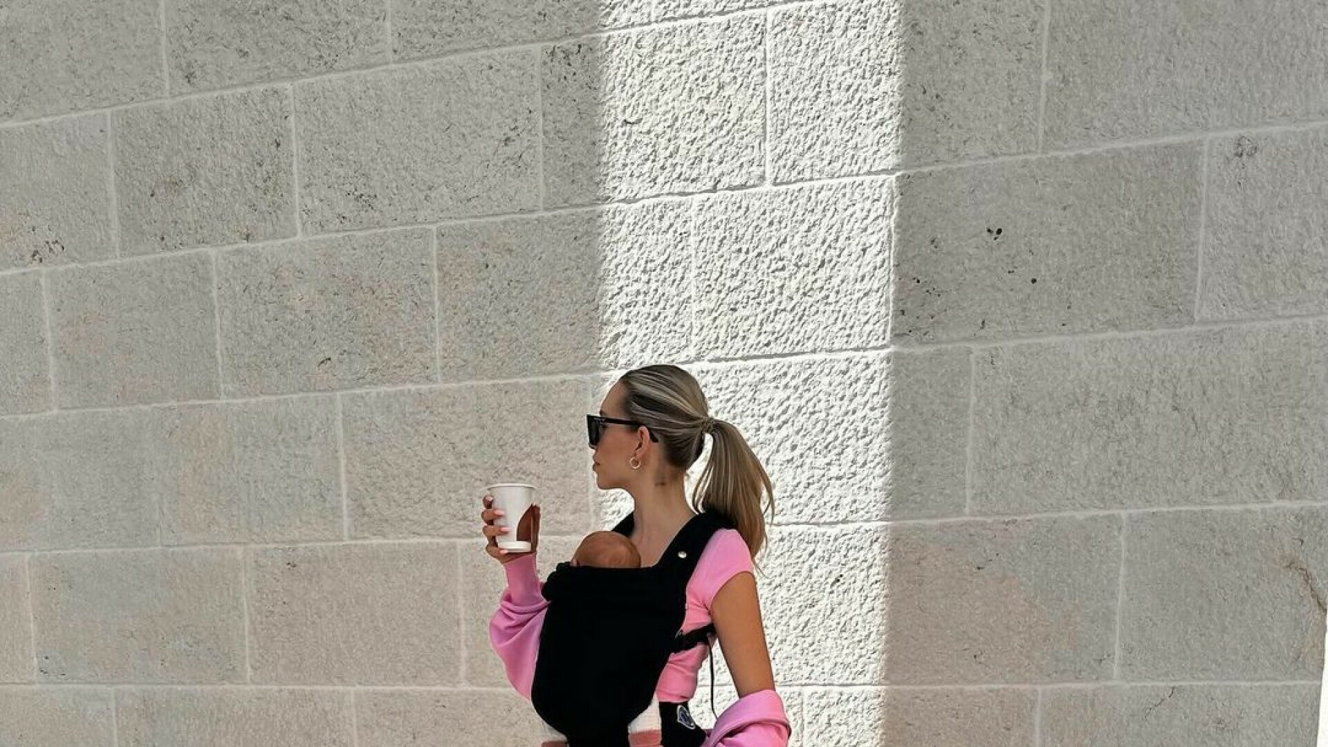 Atraktivna djevojka igrača Hajduka pozirala u toplesu, fotografiju je ...