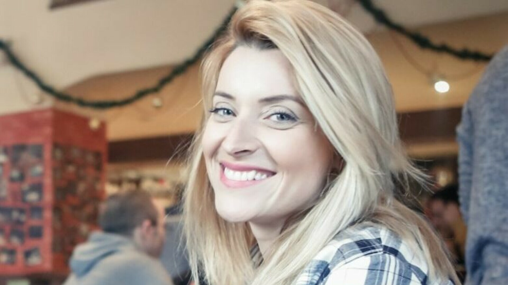 Srpski mediji podijelili su prve fotke Anđelke Prpić s kćerkom u naručju, tu je bio i njen ...