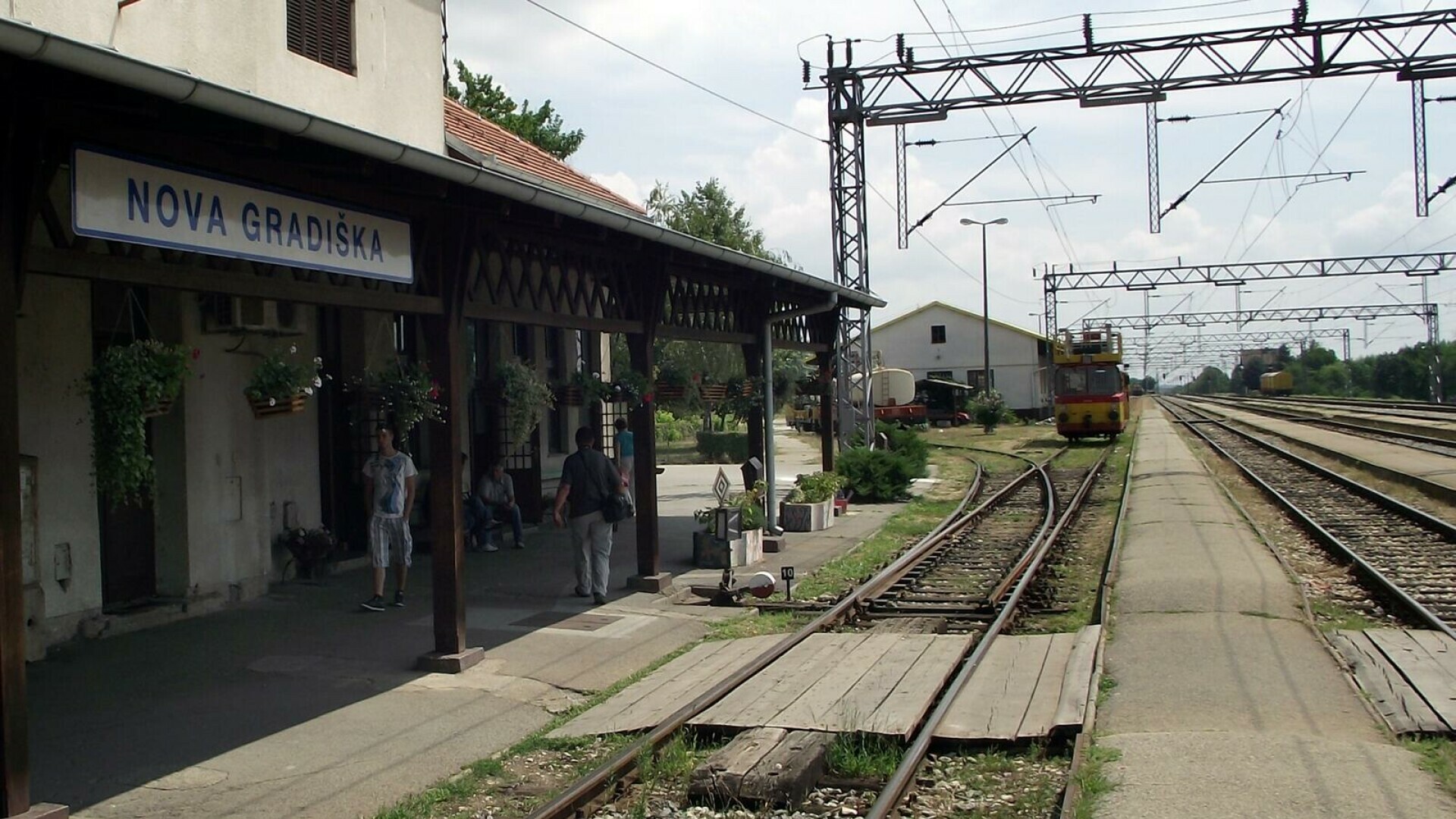 Mladića stresla struja na kolodvoru u Novoj Gradiški: Hitno je prevezen ...