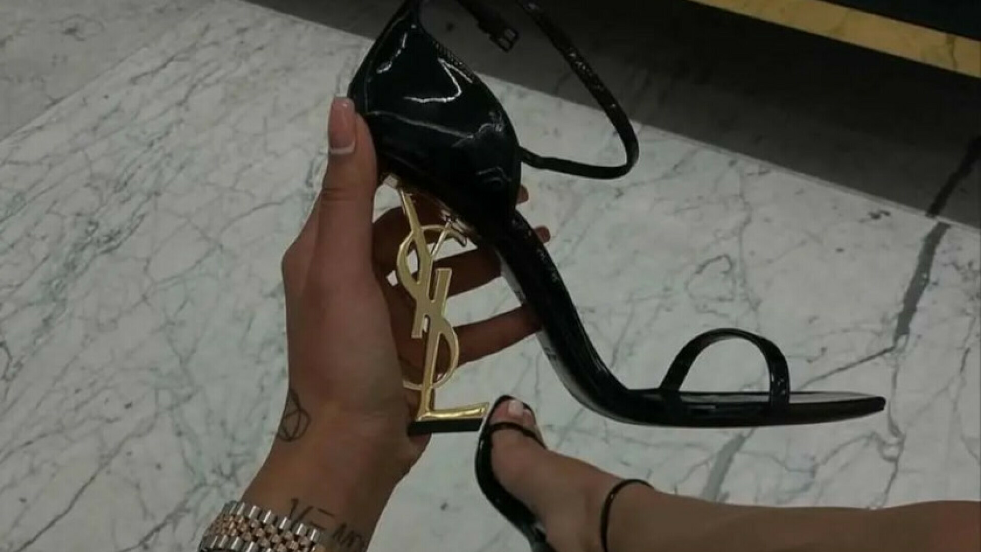 Štikle koje će podignuti svaki svečani outfit: 15 modela koji neće moći ...