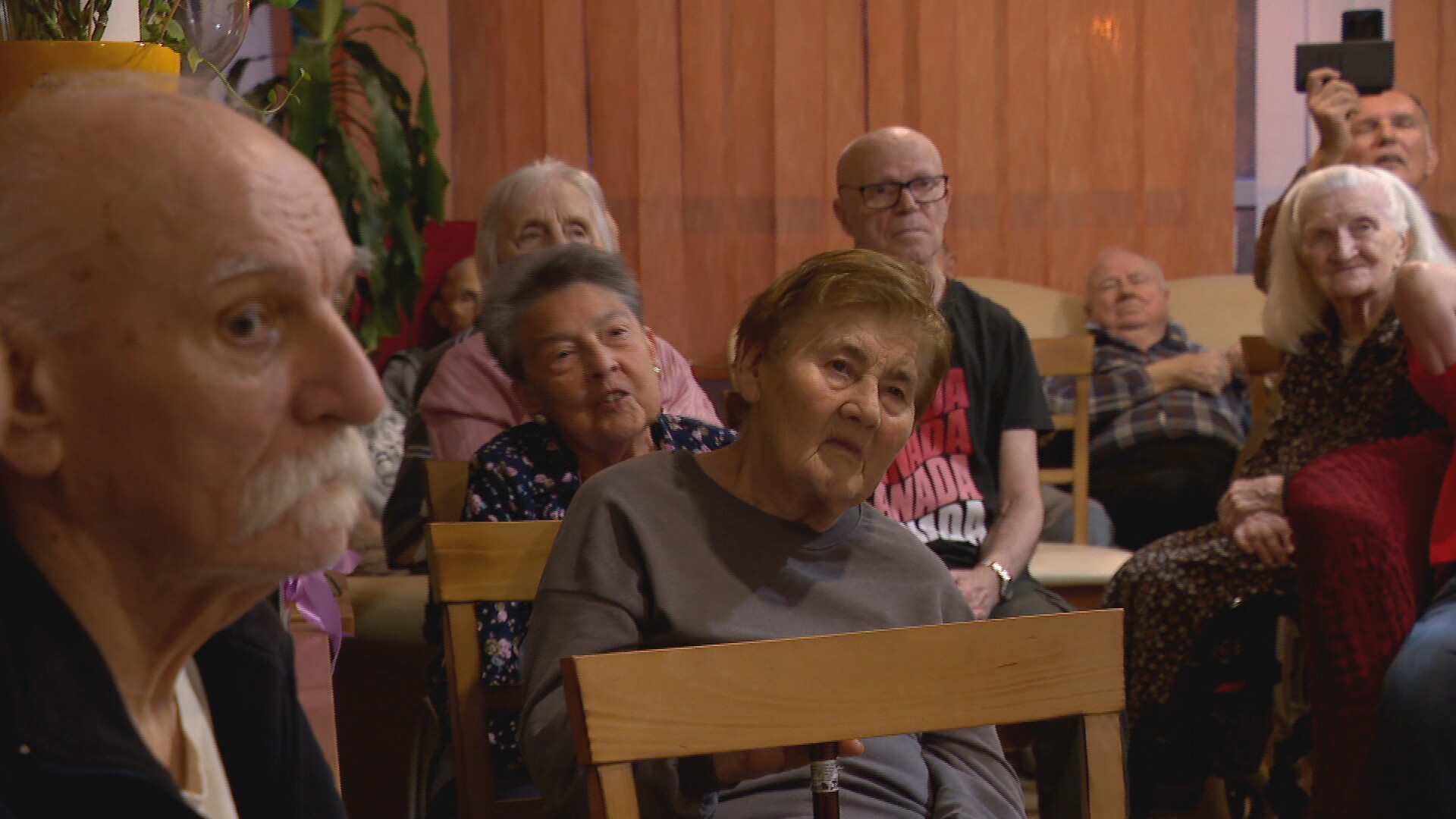 Prvi televizijski intervju sina Ane Rucner i Vlade Kalembera! ''Biti ...