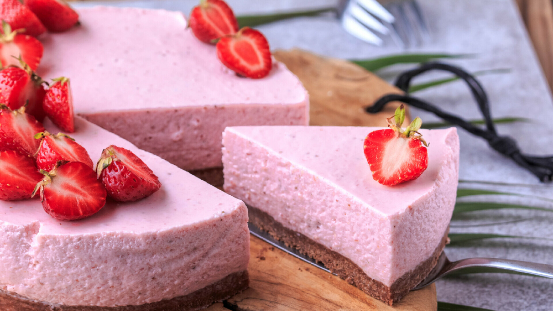 Cheesecake s jagodama: Recept za prefinu tortu od sira koja se ne peče