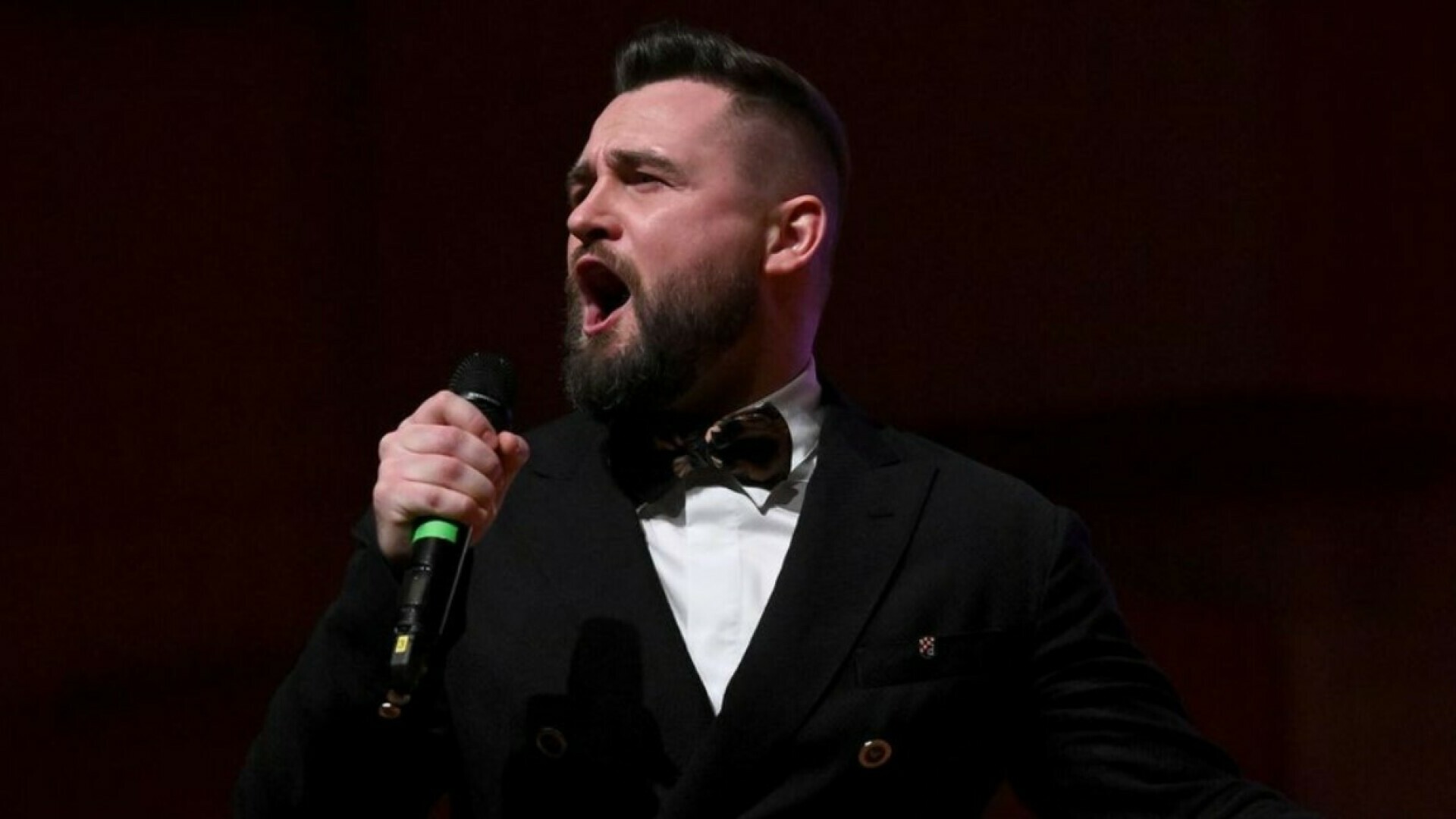 Matija Cvek odgodio koncert u Daruvaru zbog smrti pape Franje, ovo je ...