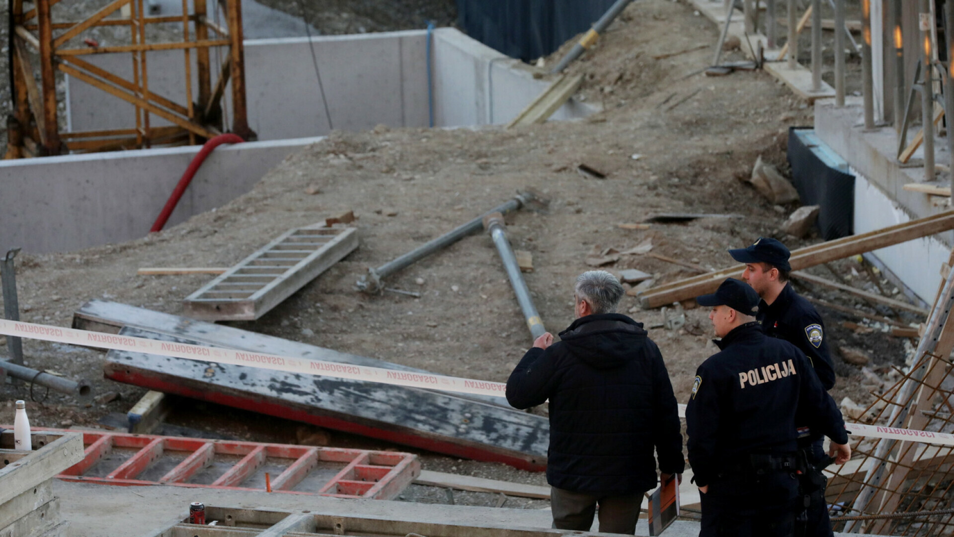 Na gradilištu poginuo radnik kad ga je zatrpala zemlja