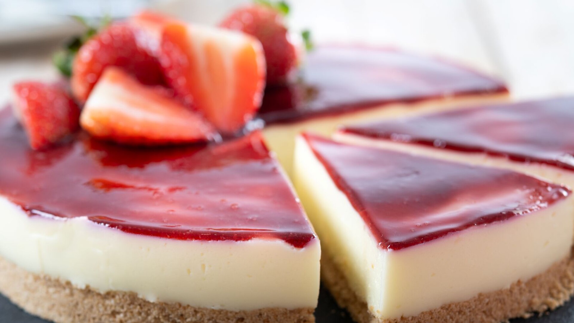 Cheesecake s jagodama: Jednostavan recept za fini desert bez pečenja
