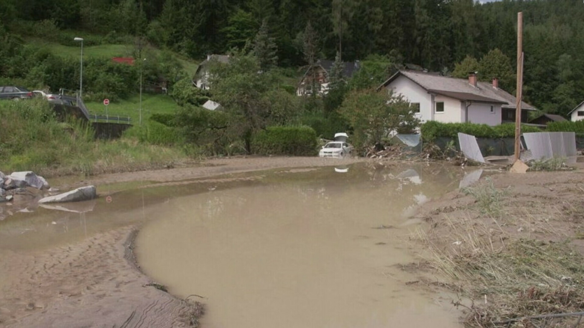 U Sloveniji se voda povlači, ali ostavlja veliku štetu: "Neka kuće nema, ali samo da smo mi ...
