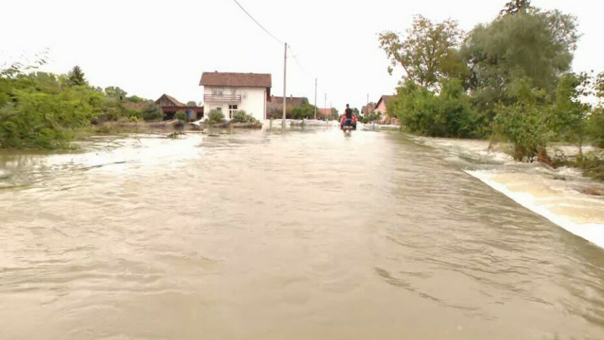 Velike štete nakon poplava: "Dio naselja nema vodovod… šetnica je bila vodom, dosta turističke ...