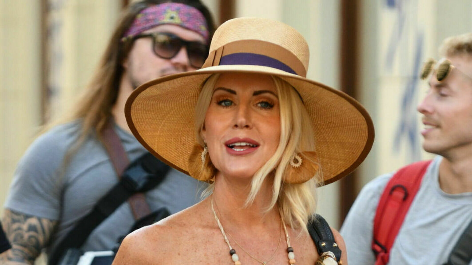 Američka zvijezda snimljena u šetnji Zagrebom, zbog atraktivnog izdanja ...