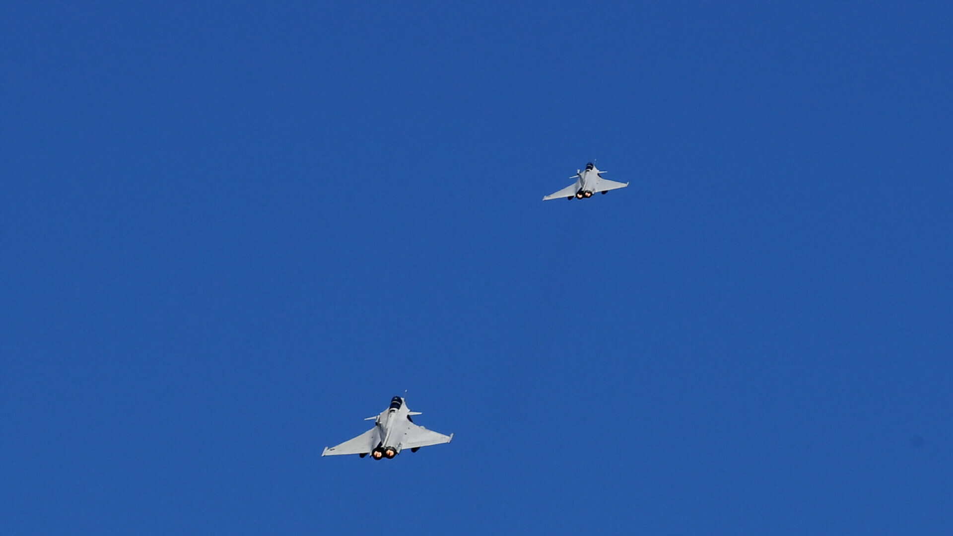 FOTOGALERIJA Nevjerojatan završetak svečanosti u Kninu: Održana vježba ...