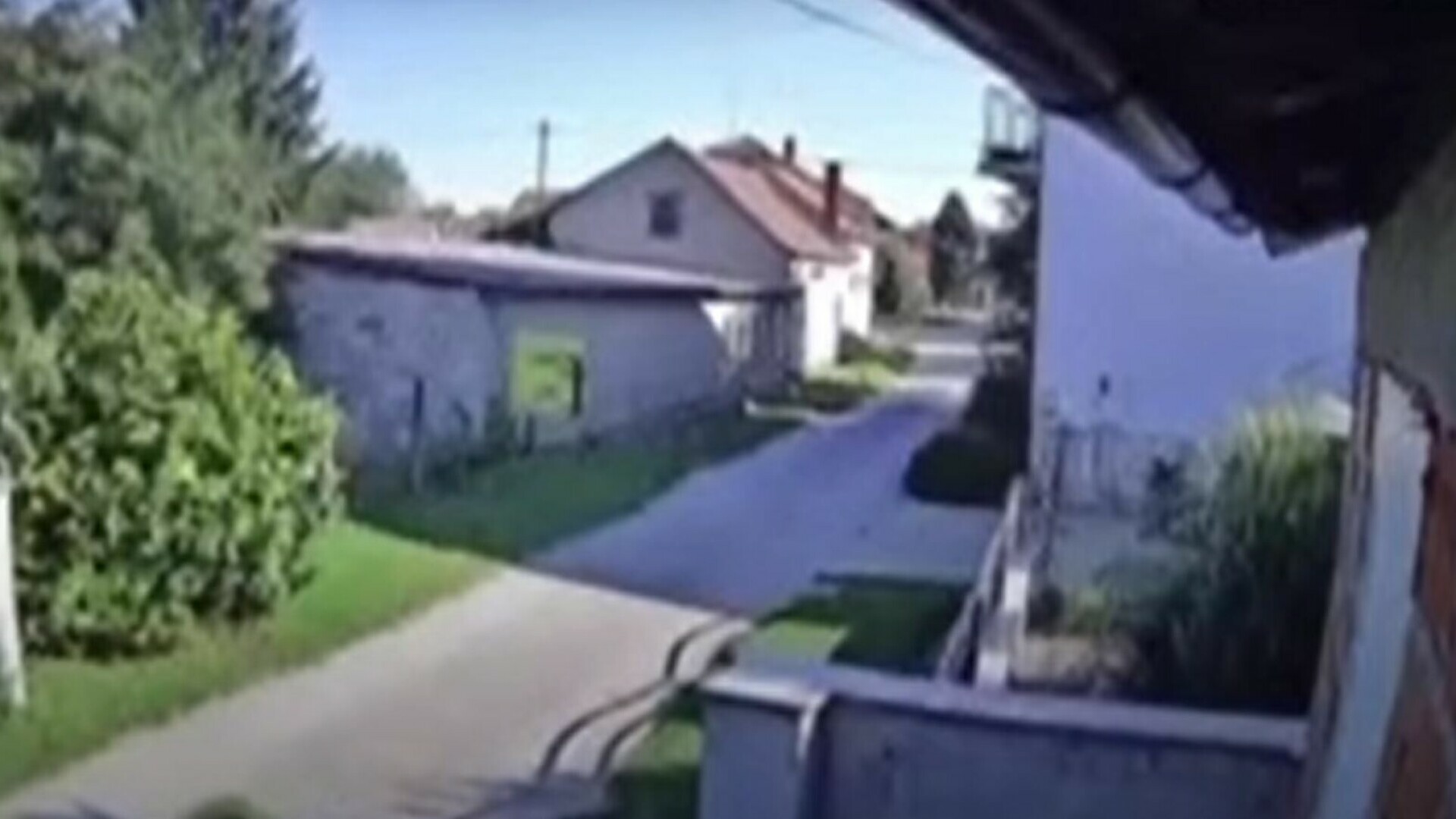 VIDEO Cijela se ulica zatresla: Nadzorna kamera snimila trenutak potresa kod Koprivnice