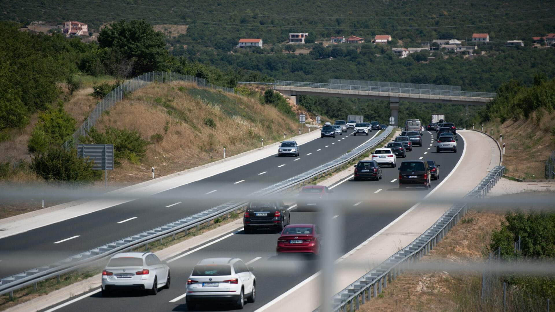 HAK izvijestio o tri izvanredna događaja: Dvije nesreće na A1, na A3 uočena srna