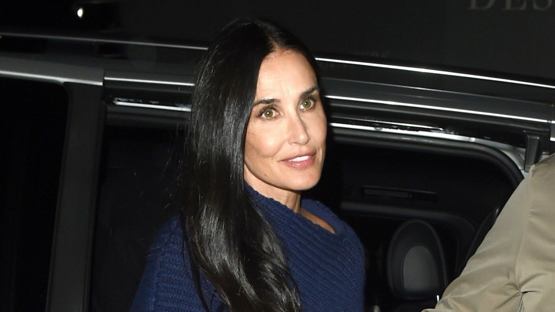 Demi Moore: Kožnate hlače zbog kojih su i štikle od 13 cm pale u drugi plan