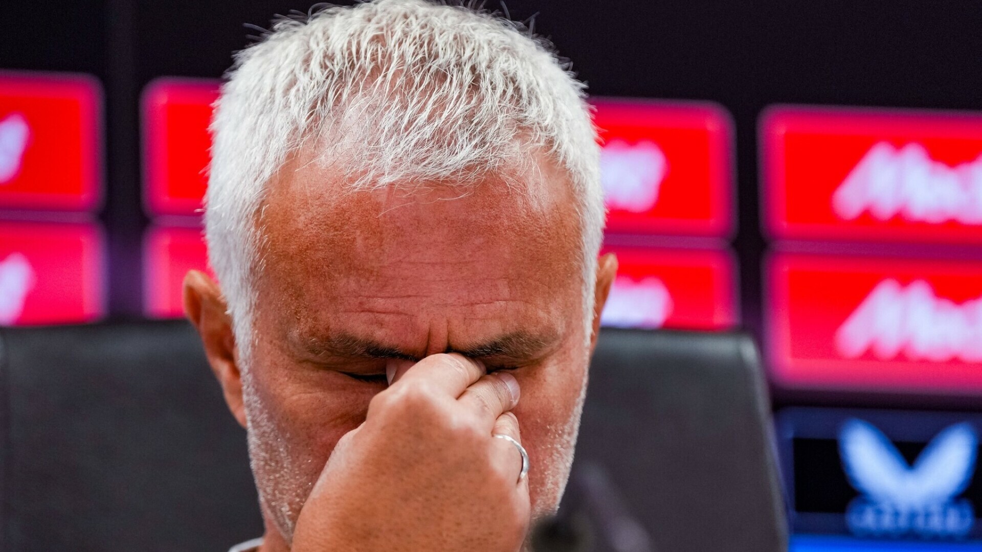 Navijači Fenerbahčea kipte od bijesa i optužuju Mourinha za izdaju